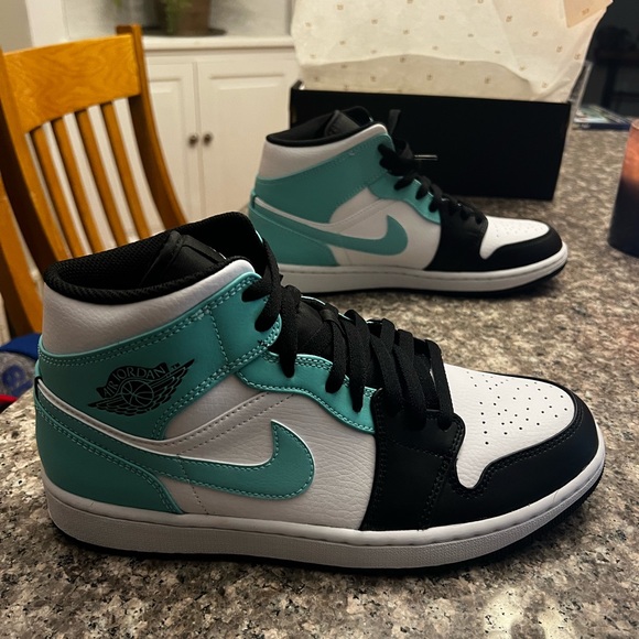 Nike | Shoes | Brand New Jordan Mid Tropical Twist Igloo | Poshmark